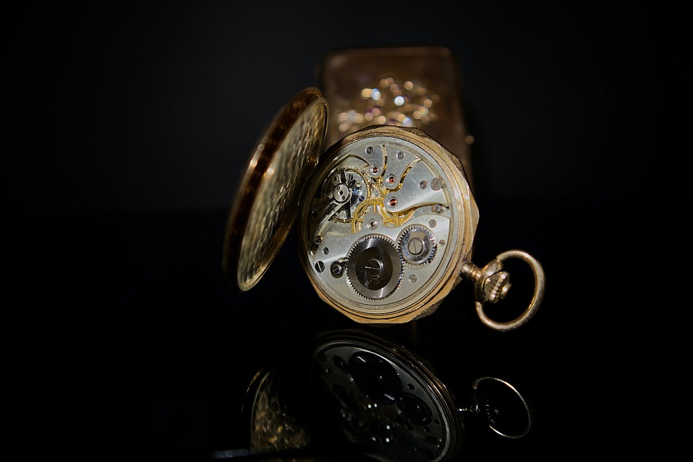 Exploring the Timeless Allure of Cartier's Vintage Timepieces